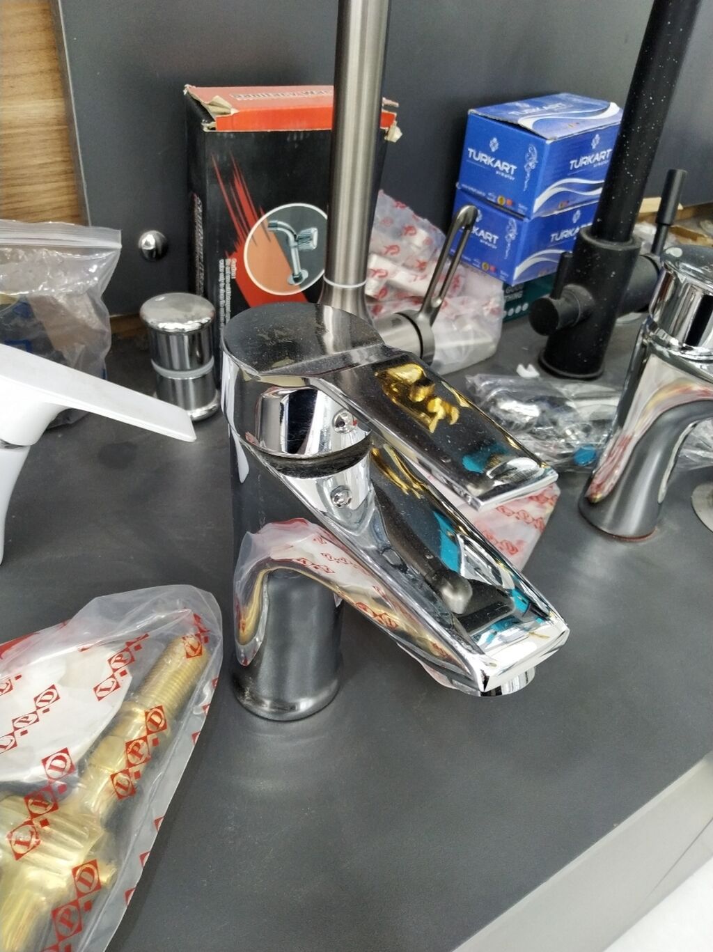 Hamam/mətbəx üçün xrom örtüklü qarışdırıcı kran: Razılaşma yolu ilə ...