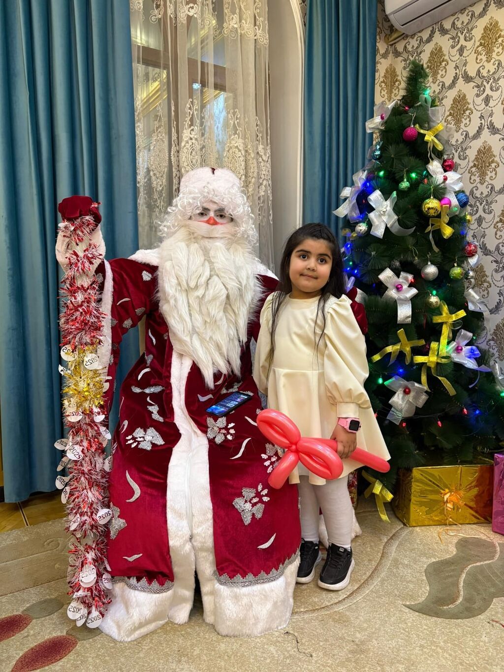 Yeni il üçün Şaxta Baba və: 150 AZN ᐈ Animatorlar | Digah | 73620153 ...