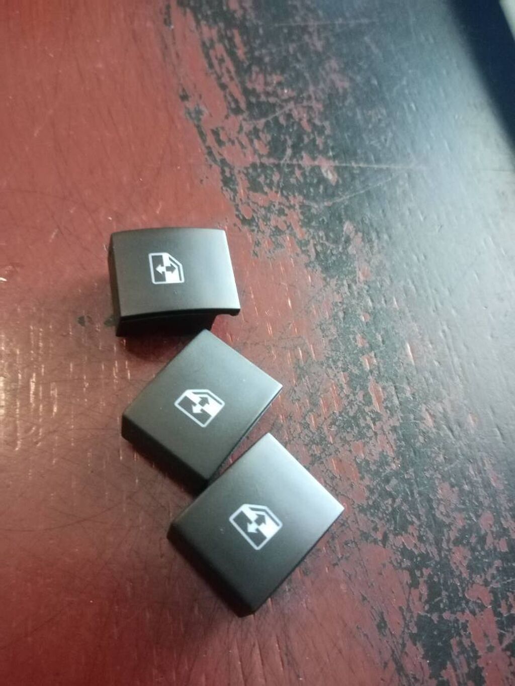 Taster dugme prekidac za podizace prozora: 499 RSD Auto delovi ...