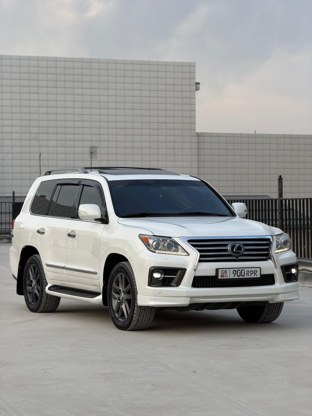 Продаю Lexus LX-570 Рестайлинг, чистый F-Sport: 50900 USD Lexus ...