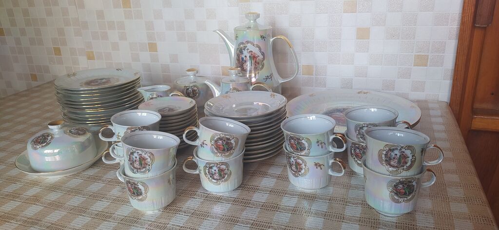 Мадонна, ГДР, чайный сервиз на 12: 50000 KGS Наборы посуды | Бишкек ...