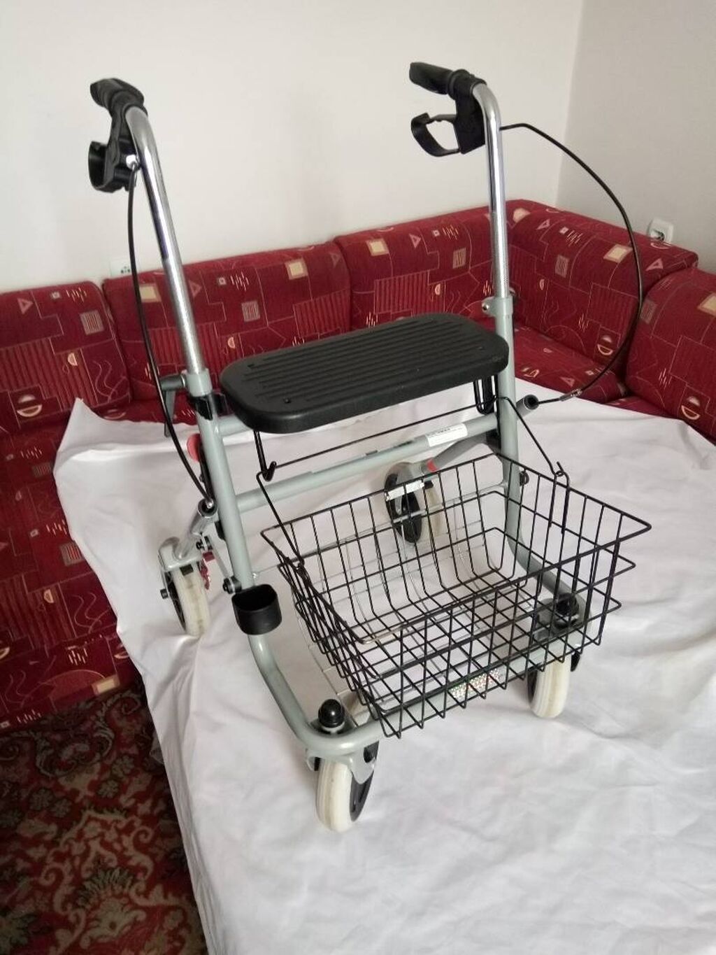 Nemacka hodalica-setalica, rolator sa 4 tocka,: 4200 RSD ᐈ Hodalice ...