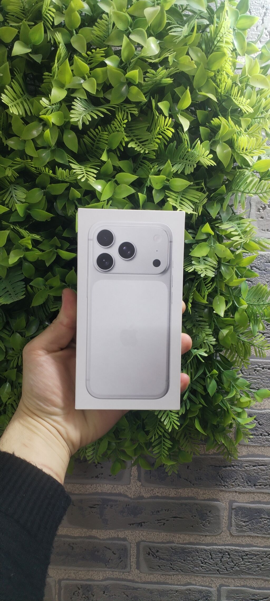 Yeni bağlı qutu Bir il rəsmi: 2799 AZN Apple iPhone | Bakı | 47938538 ᐈ ...