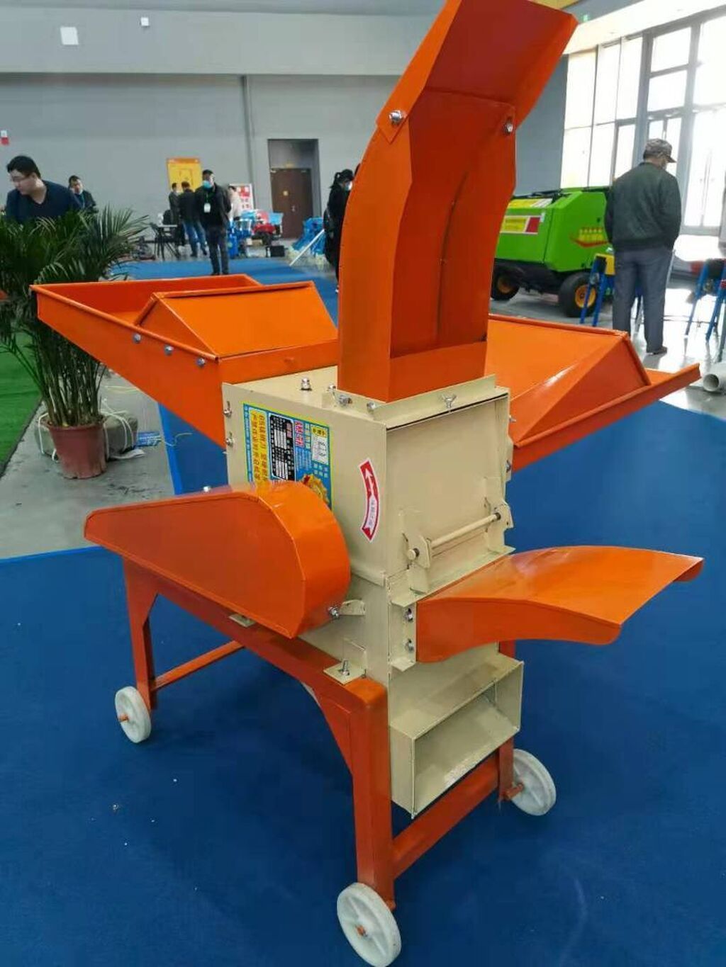 Makina qarğıdalı samanını, paxlalı çubuğu, pambığı: 999 AZN Yem üyüdən ...