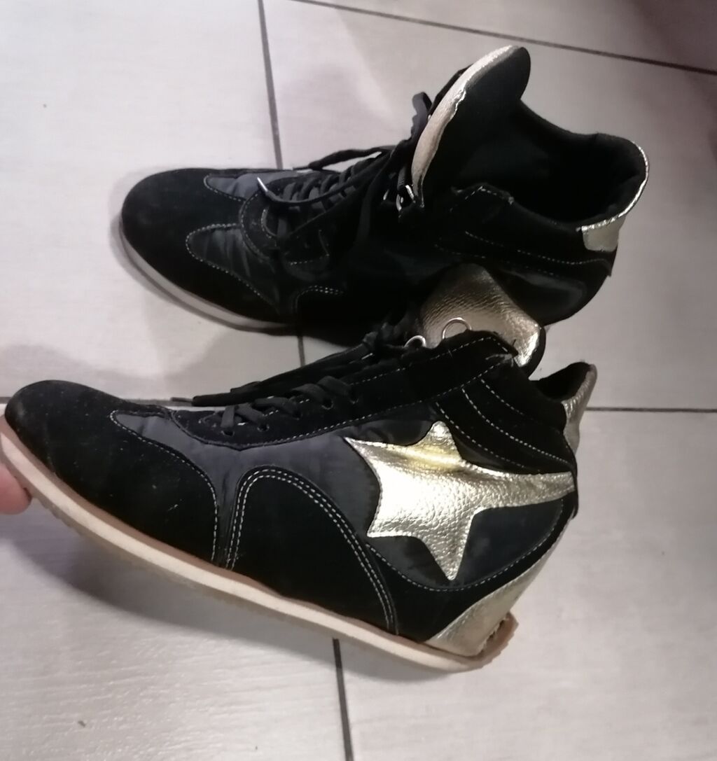 Crne visoke patike sa zlatnim detaljima: 1000 RSD Women's Sneakers and ...