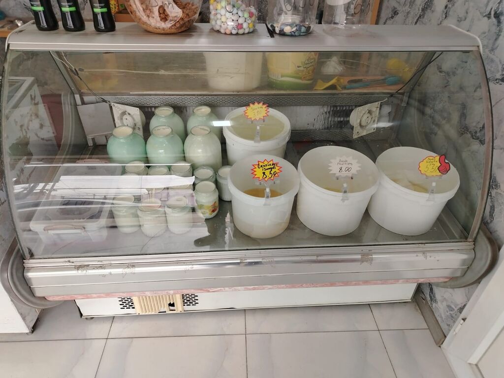 Soyuducu 1.50 .cox ela soyudur.içine elave: 300 AZN Soyuducu vitrinləri ...
