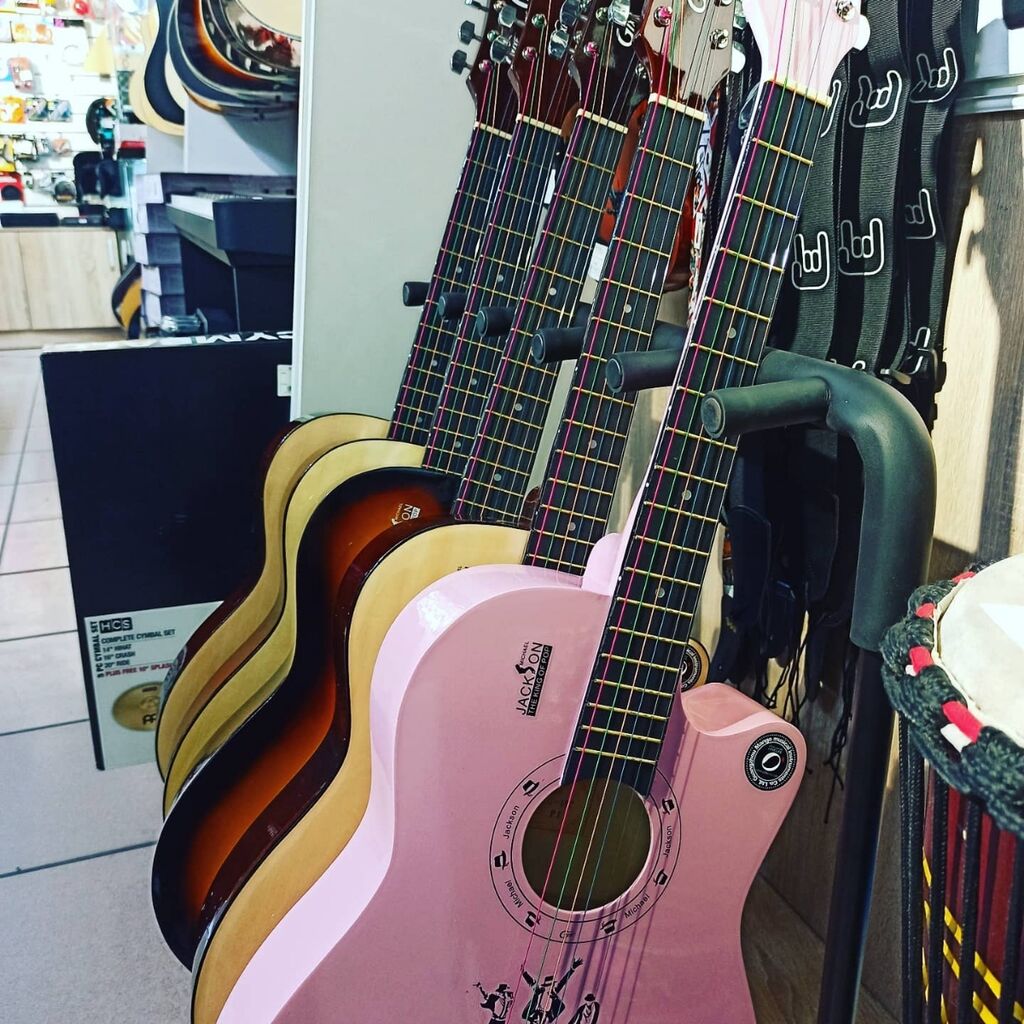 Гитара для начинающих. Дом торговли. Цум: 3400 KGS Гитары | Бишкек ...