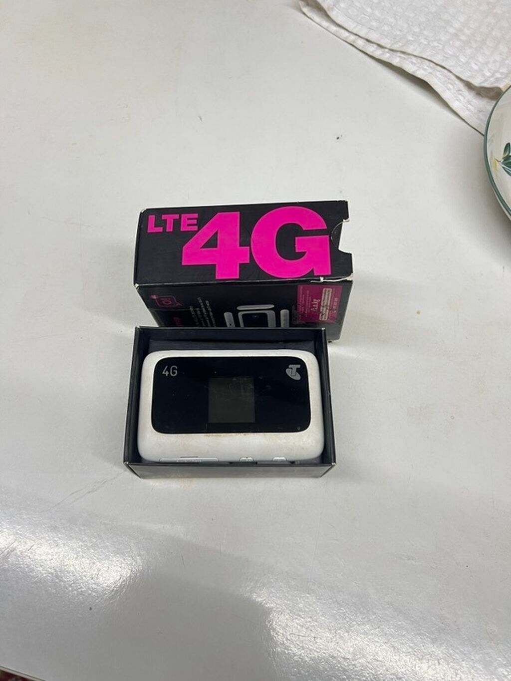 Мобильный Wi-Fi роутер 4G LTE белого: Договорная Модемы и сетевое ...