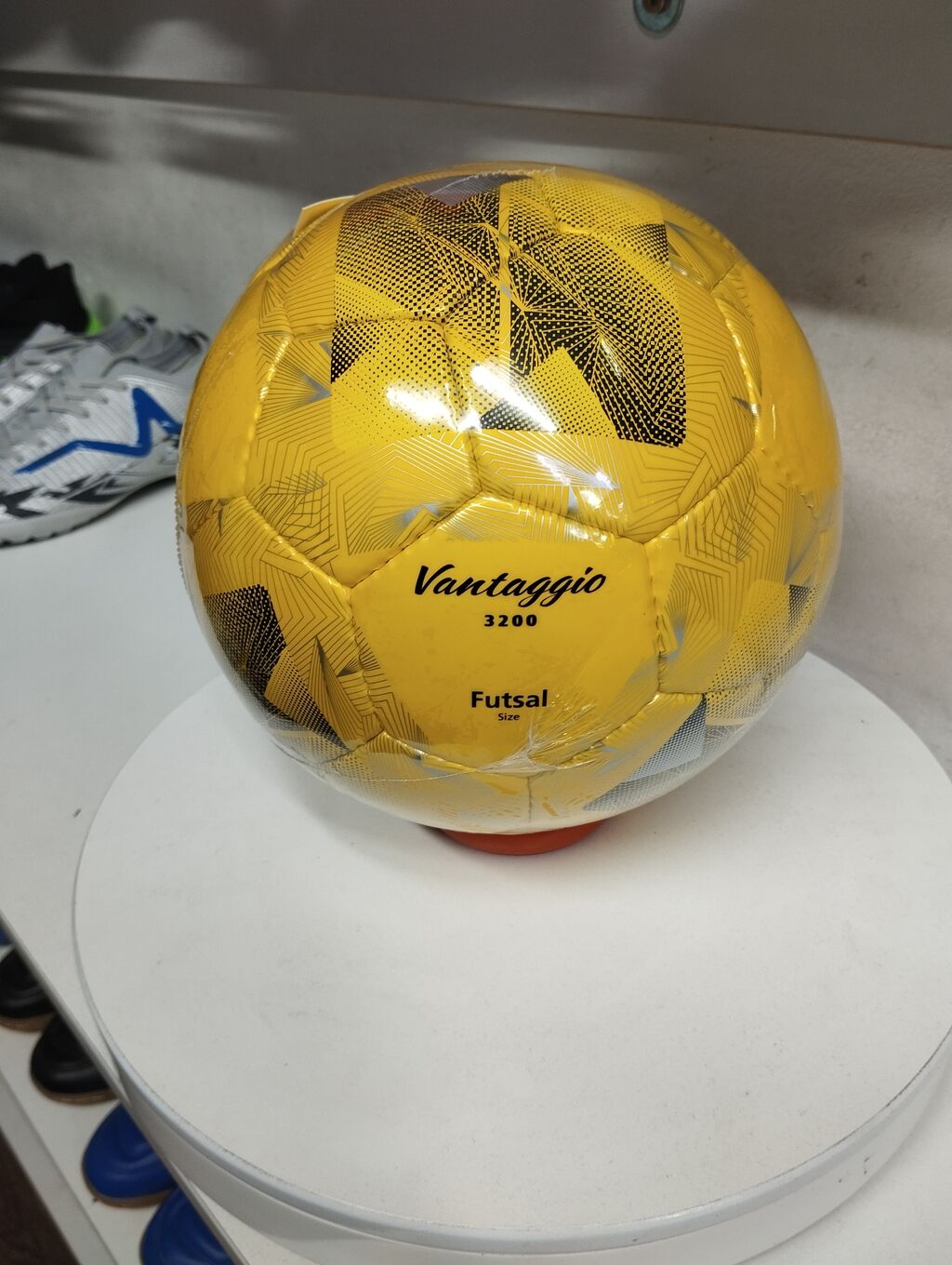 Футзальный мяч Molten Vantaggio 3200 -: 2500 KGS Мячи | Бишкек | 85769697 ᐈ lalafo.kg