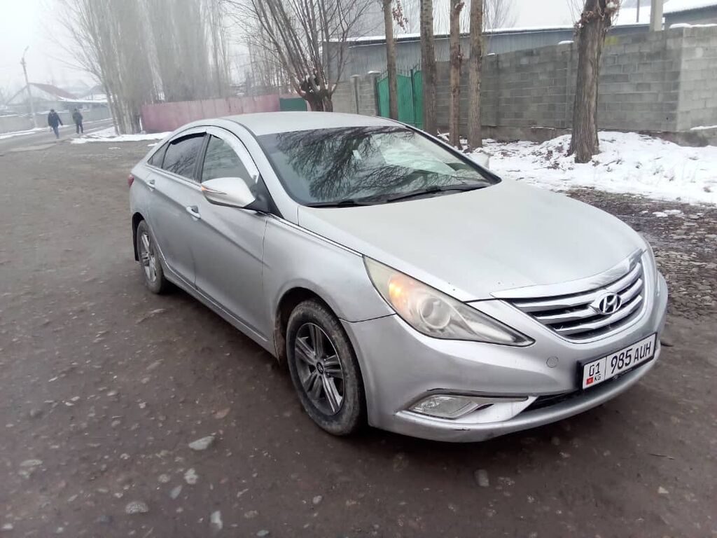 Hyundai Sonata, серебристый седан. Основные особенности:: 700000 KGS ...