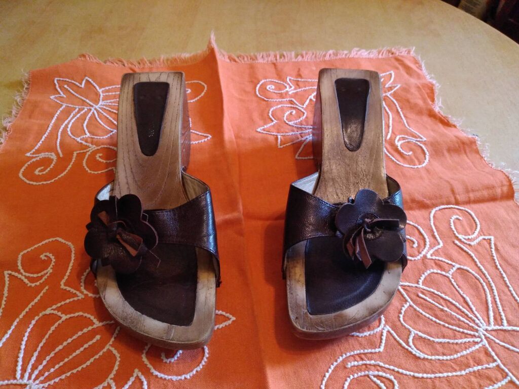 Drvo koza - zenske papuce (platforma): 1500 RSD Papuče | Beograd ...