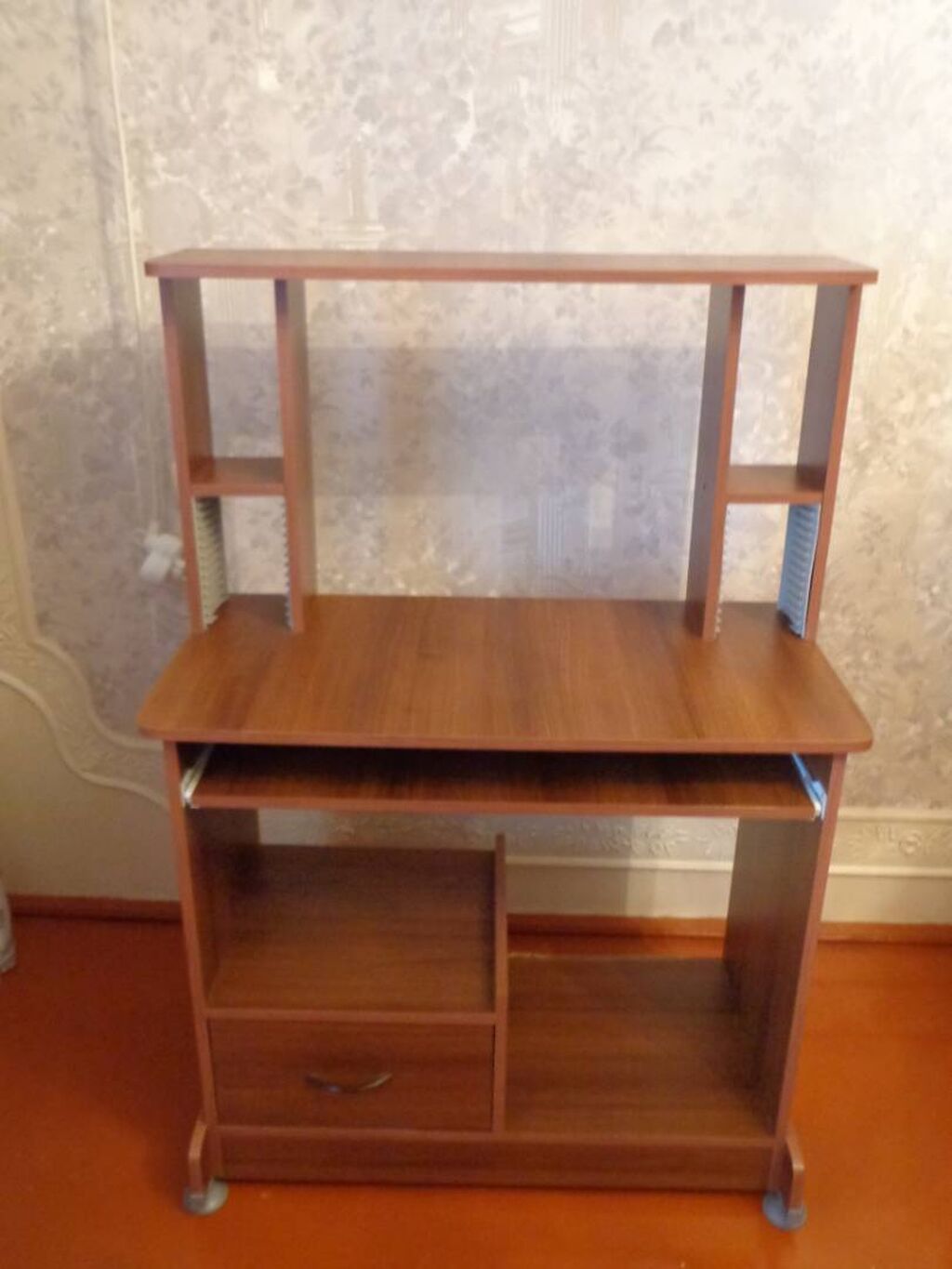 Kompüter masası: 120 AZN Masalar | Qobustan | 103367544 ᐈ lalafo.az