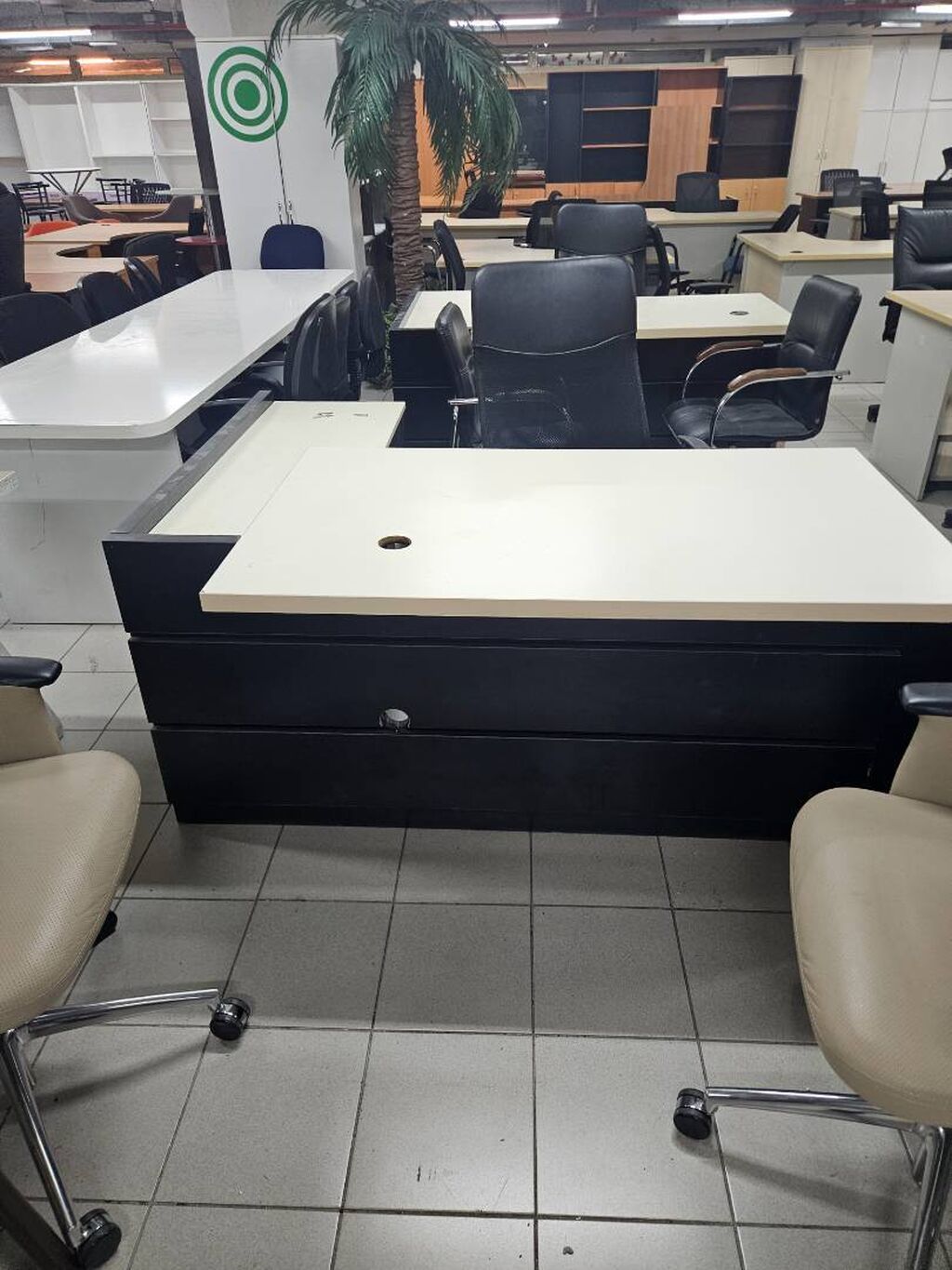 L vari masa sekilde gorunduyu kimidir: Razılaşma yolu ilə Ofis masaları ...