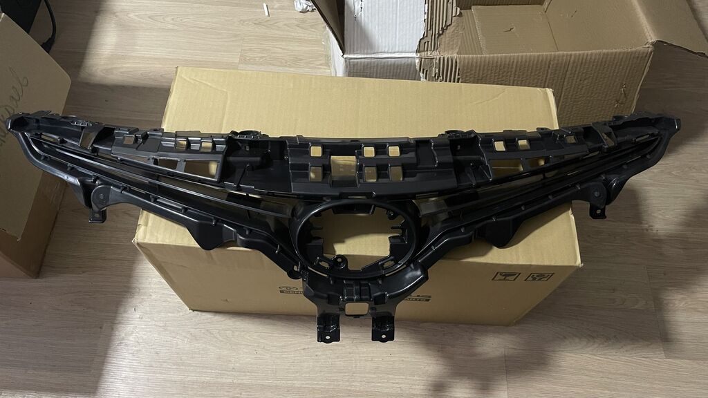 Решетка под эмблему камри 70 #camry: 8000 KGS Решетки, облицовки ...
