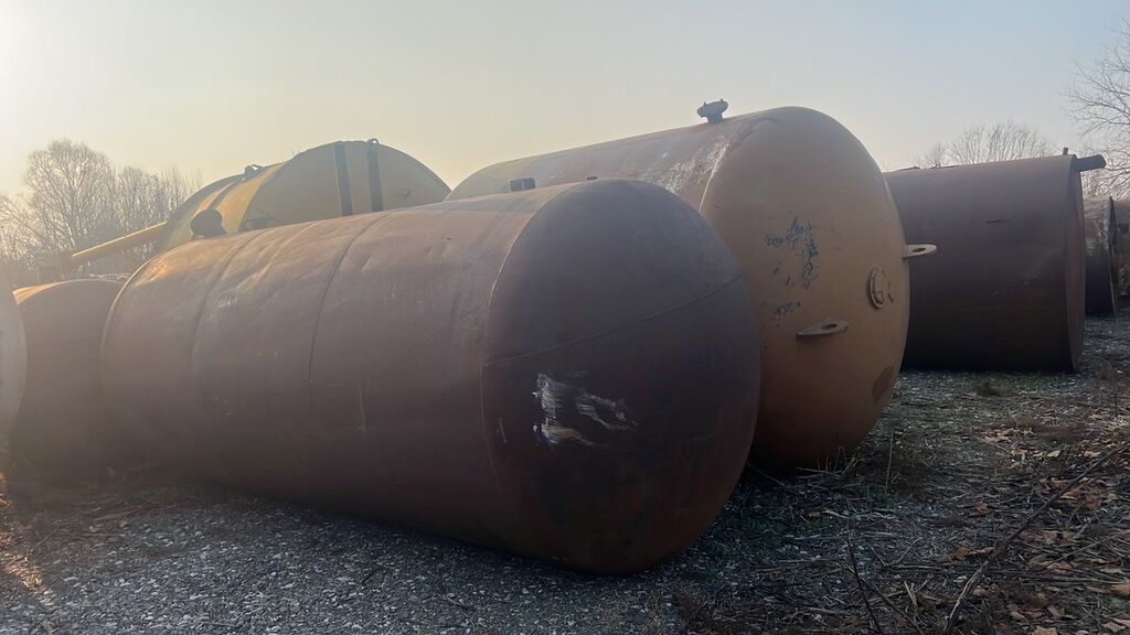 Polad silindrik anbar çənləri - Material:: Razılaşma yolu ilə Baklar və ...