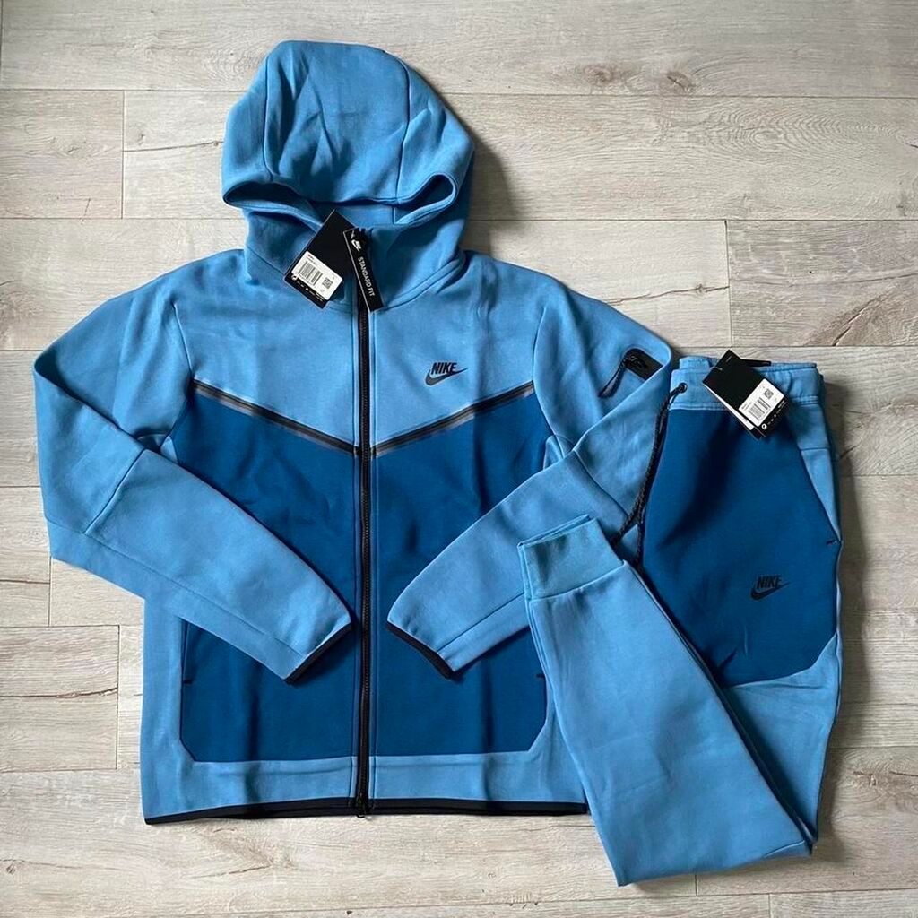 Nike Tech Fleece Original Komplet S Nove Trenerke Sa 150 EUR Nike Tech Fleece Original Komplet S Nove Trenerke Sa 150 EUR