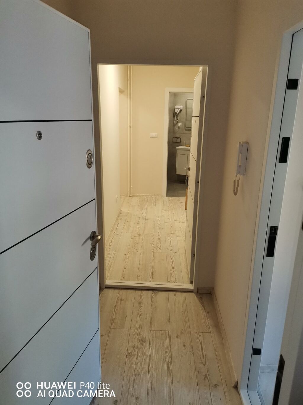 Centar, opština Stari grad, ul. Brankova,: 1000 EUR Dugoročni najam ...