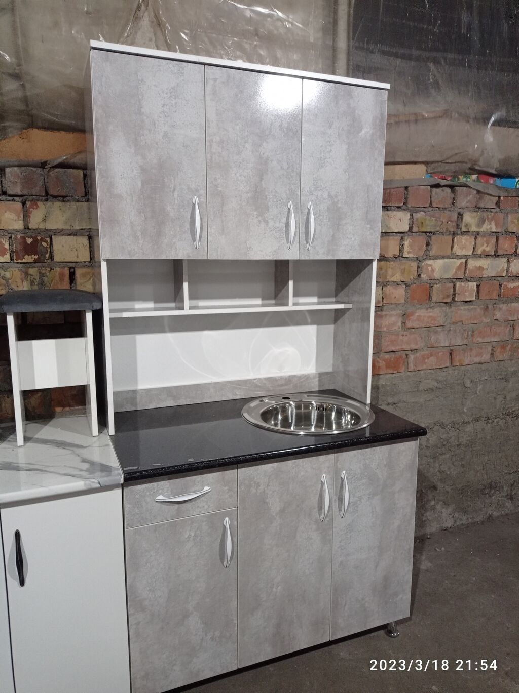 Продаю новый метровый кухонный гарнитур без: 9000 KGS Кухонные ...