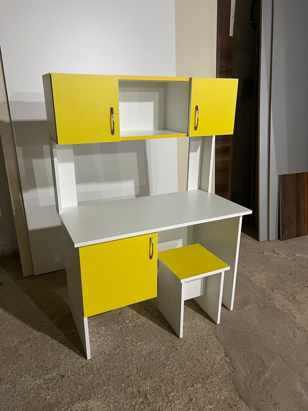 Yazi masasi Isci masasi calisma masasi: 125 AZN Uşaq masaları | Bakı ...